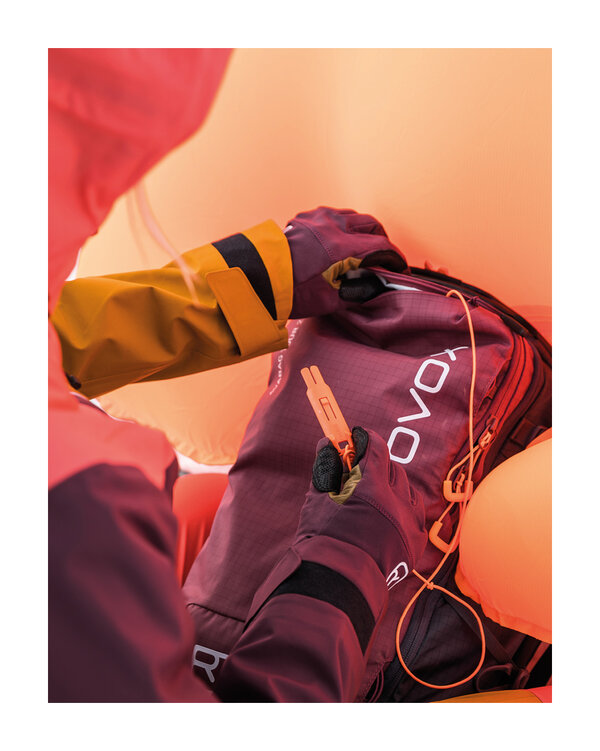 AVABAG LiTRIC – the electronic avalanche backpack | ORTOVOX