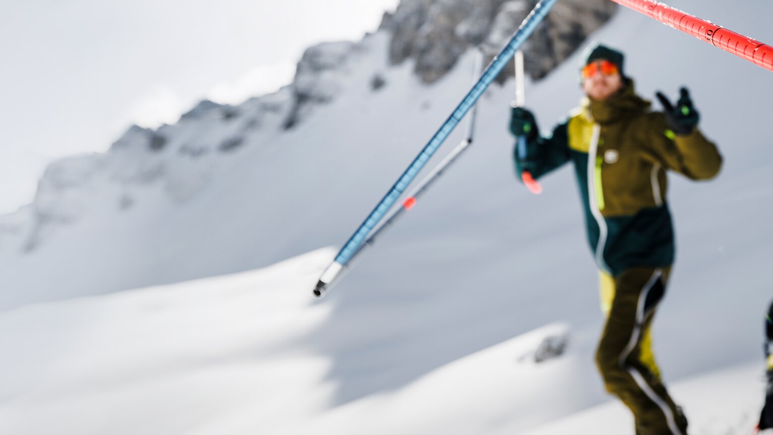 Avalanche probe: Find people buried under snow | ORTOVOX